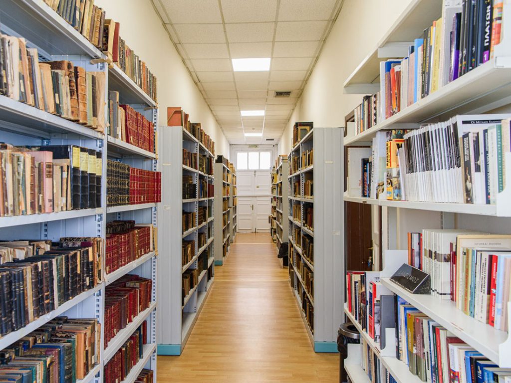 Η Δημοτική Βιβλιοθήκη Αθήνας αναβαθμίστηκε και επαναλειτουργεί ...